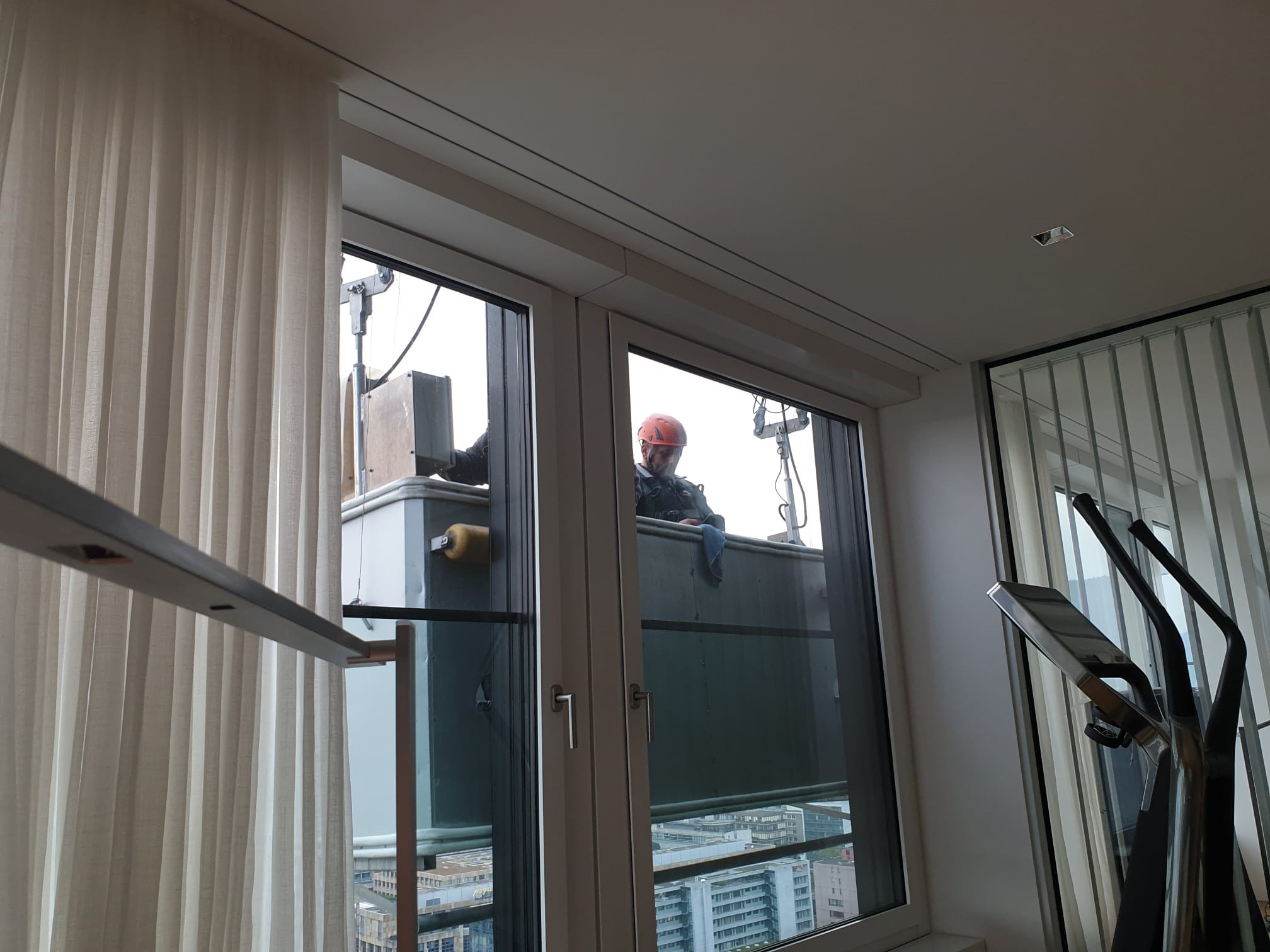 Window cleaning – Michaela Merz